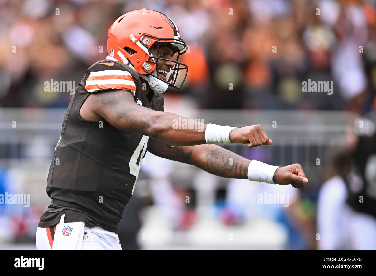 Cleveland Browns quarterback Deshaun Watson (4) celebrates the team's ...