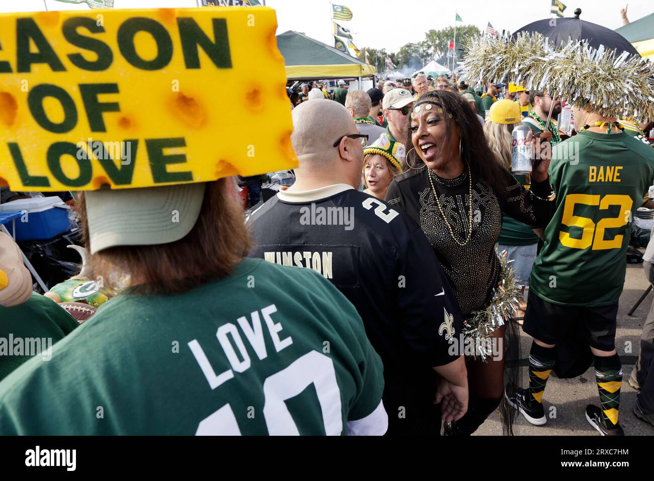 New Orleans Saints fan Melissa Taber, of Memphis, enjoys tailgating ...