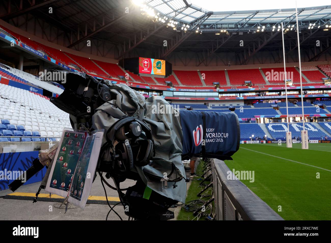 Ol stadium lyon general view hi-res stock photography and images - Alamy