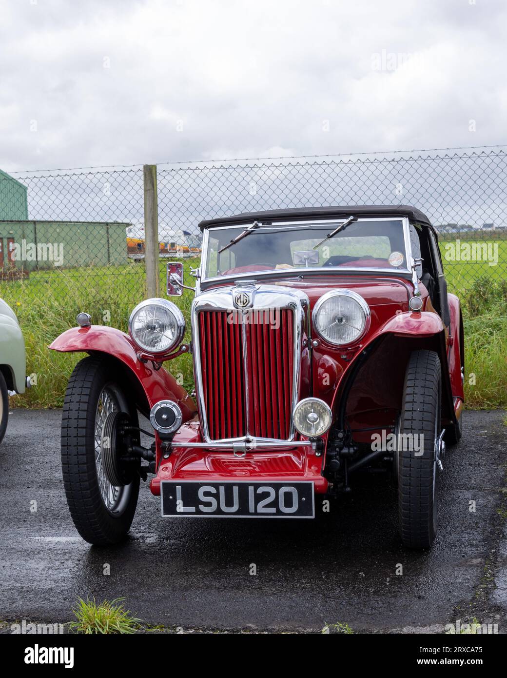 September 2023 - Classic MG T series (TC?) car meet at The Helicopter ...