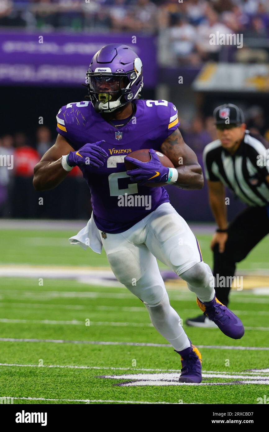 Minnesota Vikings running back Alexander Mattison (2) carries the ball ...