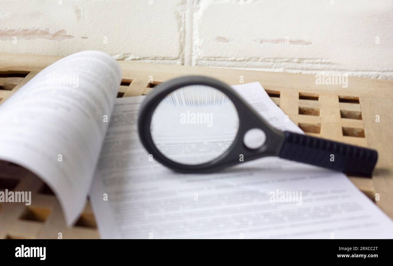 Magnifying glass document hi-res stock photography and images - Alamy