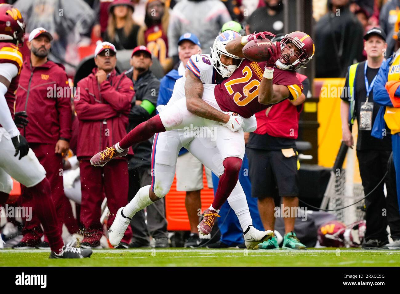 Washington Commanders cornerback Kendall Fuller (29) makes an ...