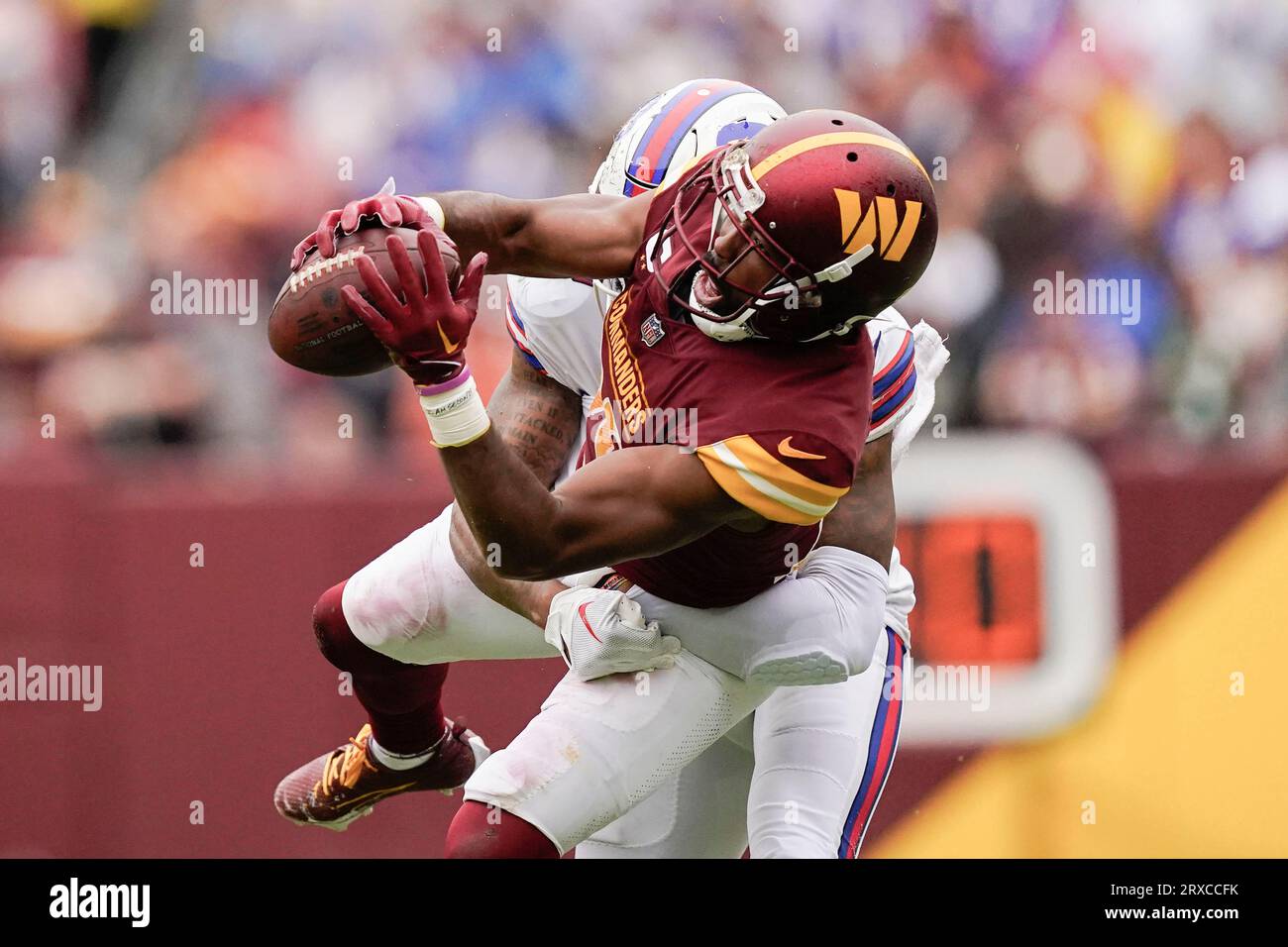 Washington Commanders cornerback Kendall Fuller (29) makes an ...