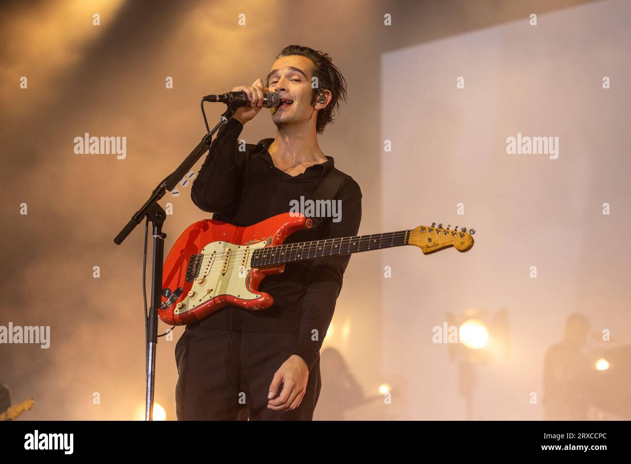 Matty healy live hi-res stock photography and images - Alamy