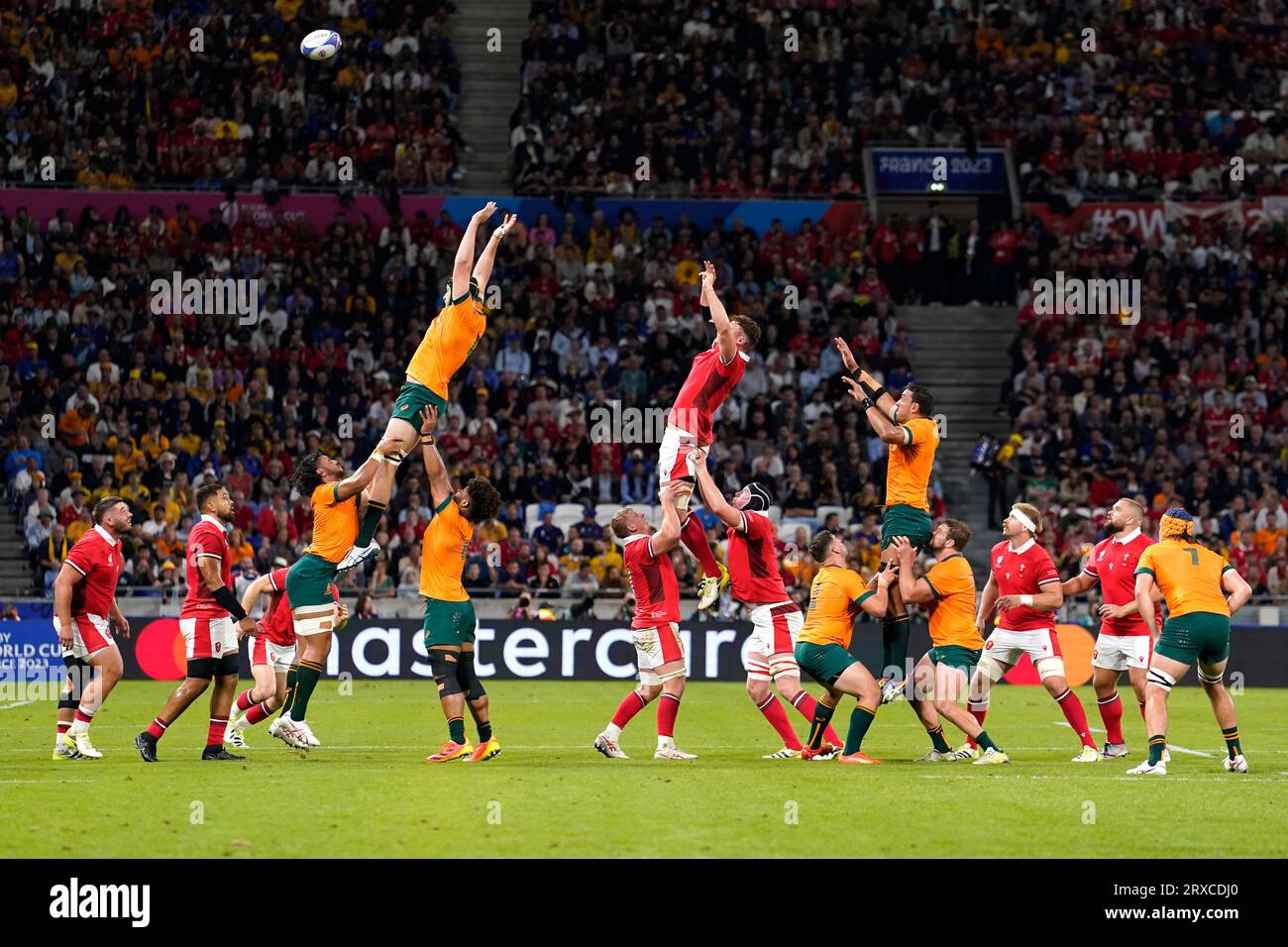 Ol stadium lyon general view hi-res stock photography and images - Alamy