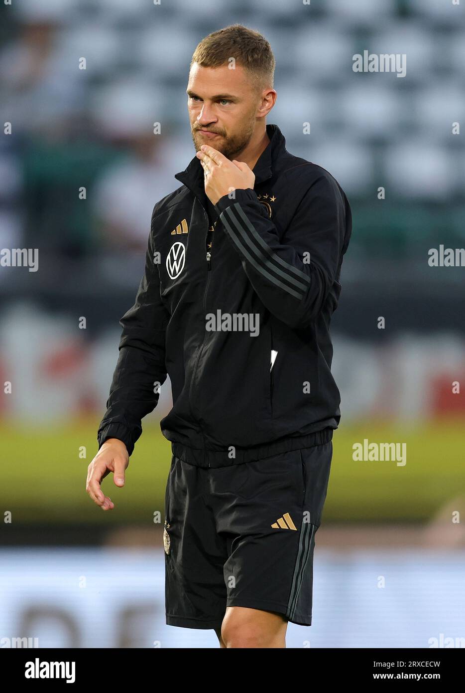 Joshua Kimmich of Germany kommt ins Stadion Deutschland vs Japan ...