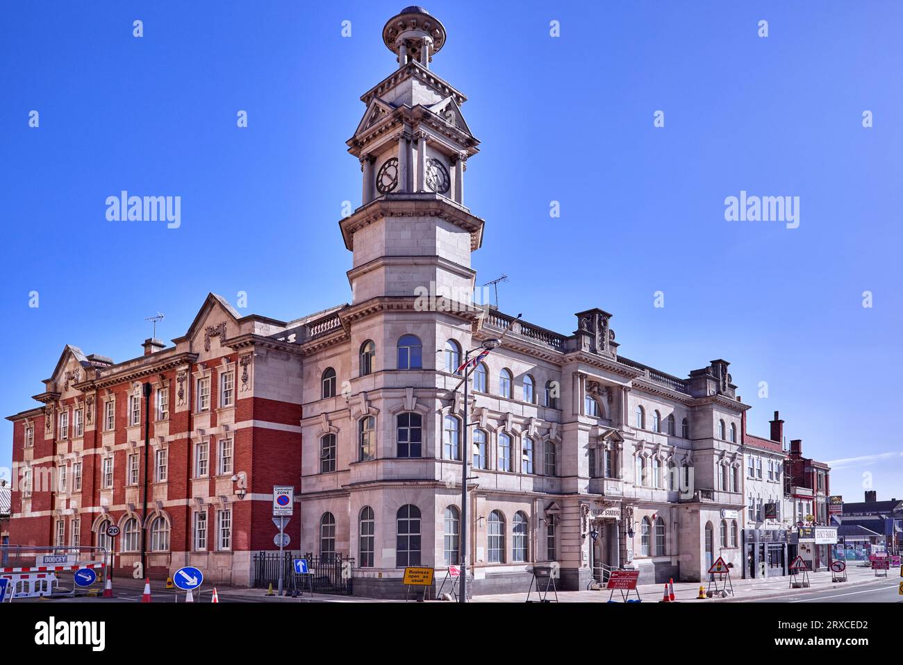 Police force office hi-res stock photography and images - Alamy