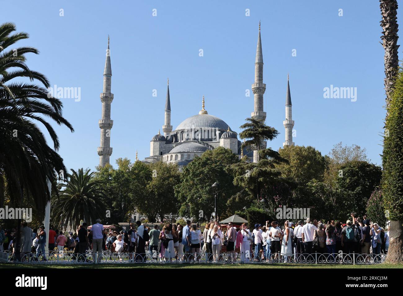 Groups of tourists in front of the Blue Mosque (Sultan Ahmed Mosque) in Istanbul, Turkey Stock ...