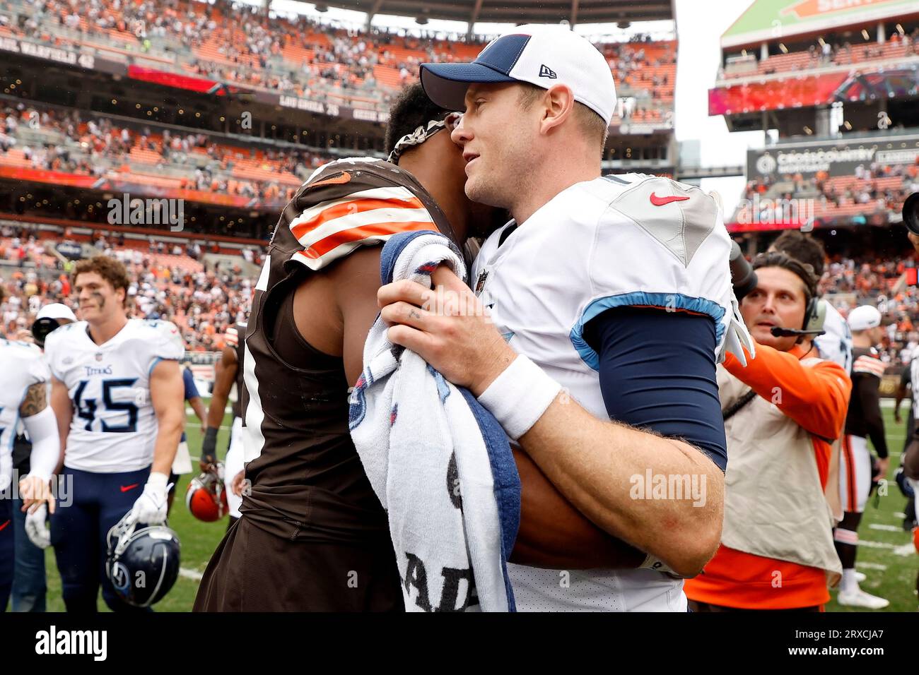 Tennessee Titans quarterback Ryan Tannehill (17) congratulates ...