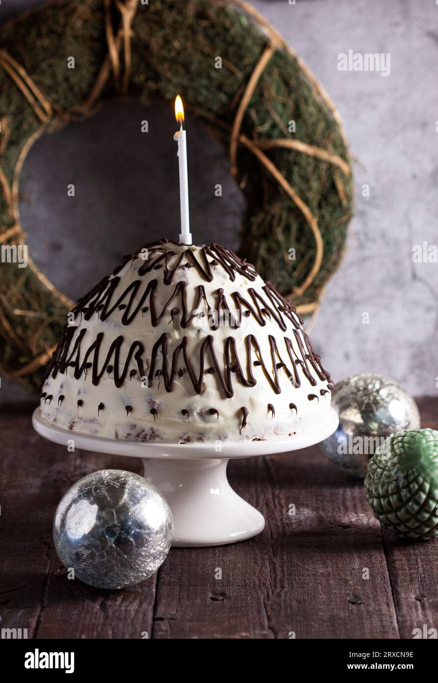 Pancho cake pineapple sour cream hi-res stock photography and images ...