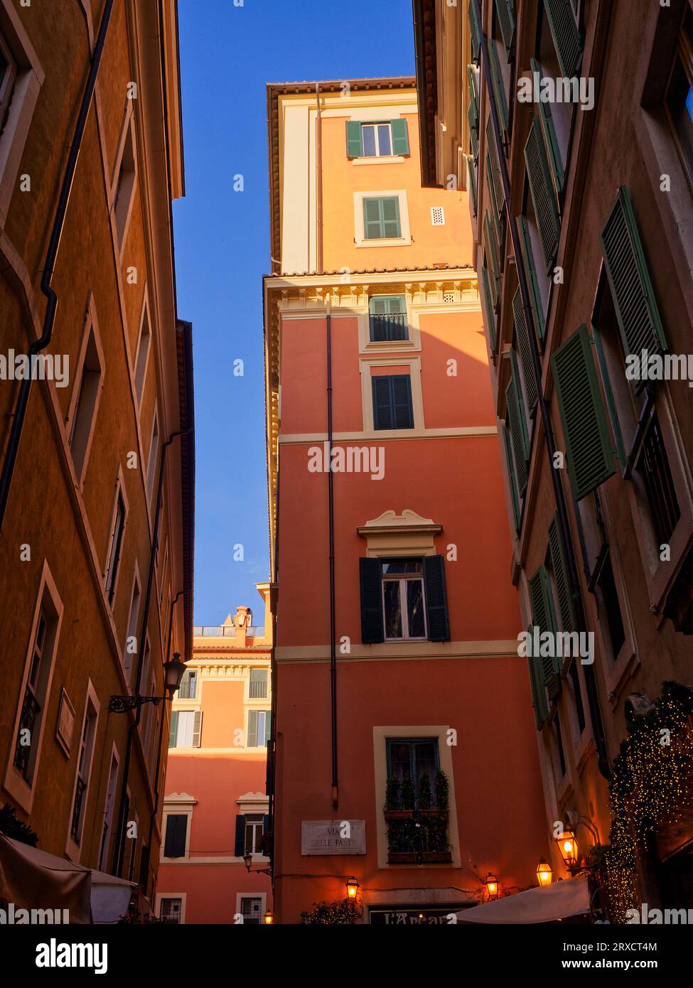 Building facades and architecture in Rome, Italy Stock Photo - Alamy