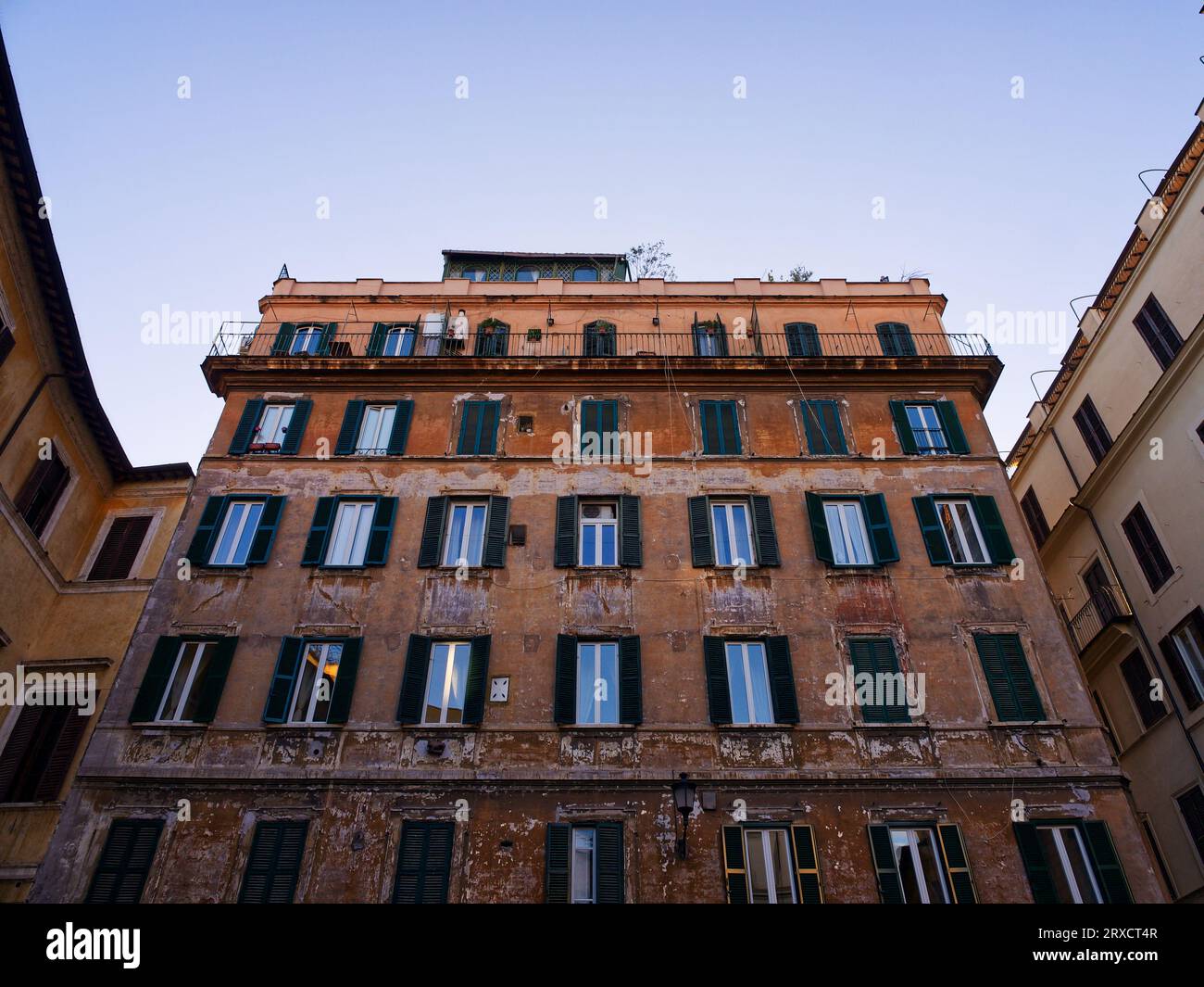 Building facades and architecture in Rome, Italy Stock Photo - Alamy