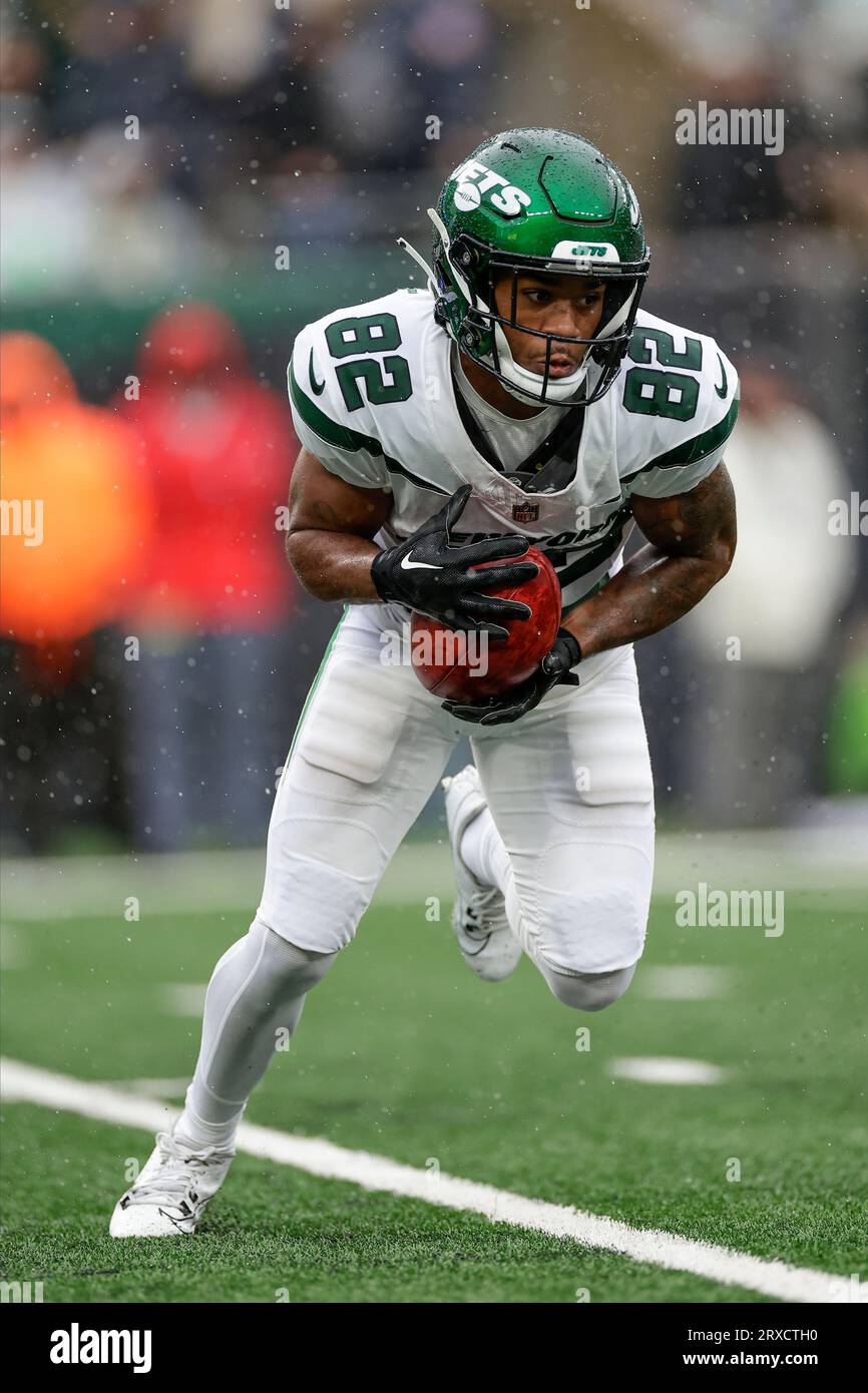 New York Jets wide receiver Xavier Gipson (82) makes a catch against ...