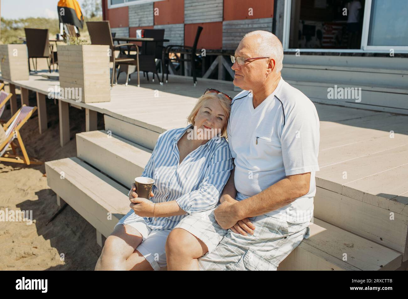Old man conversation cafe elderly hi-res stock photography and images ...