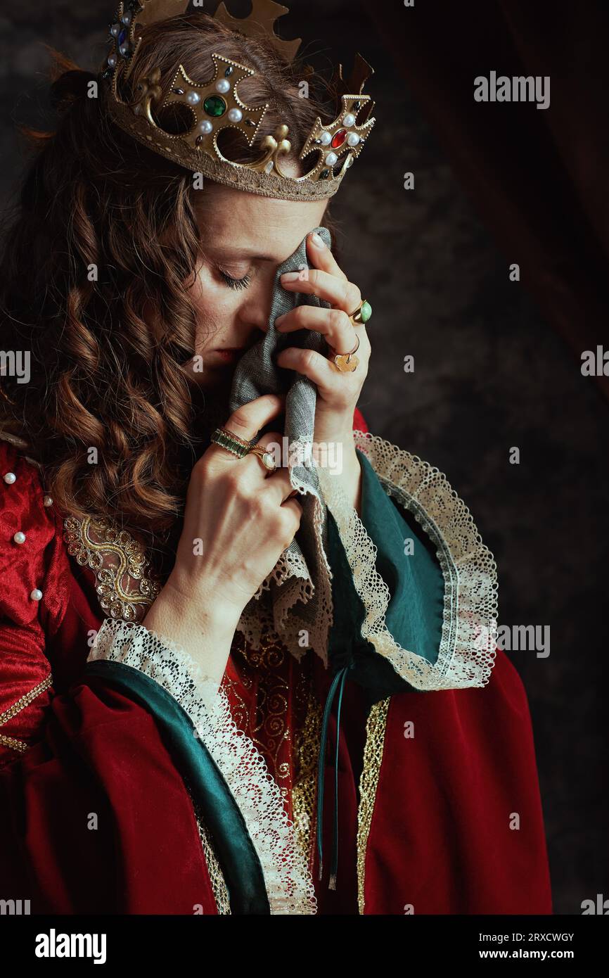 Victorian style woman hi-res stock photography and images - Alamy