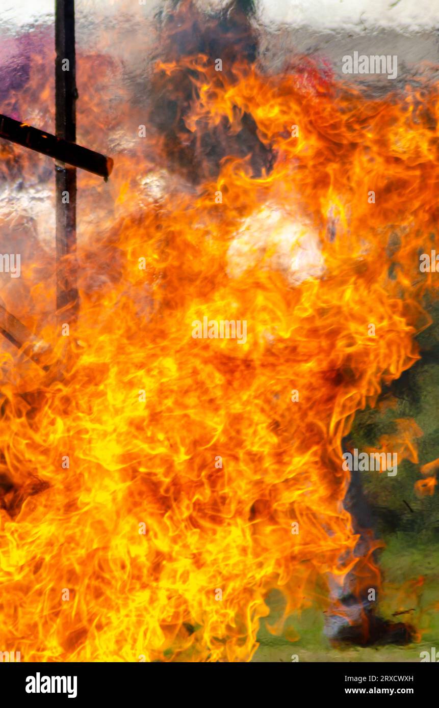 detail of a burning wood structure fire Stock Photo - Alamy