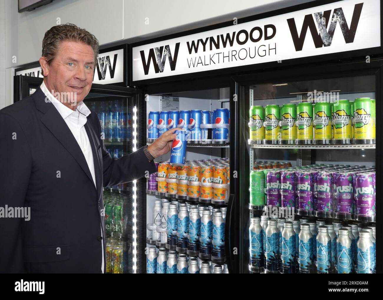 IMAGE DISTRIBUTED FOR PEPSICO - Pepsi signs Miami Dolphins legend Dan ...