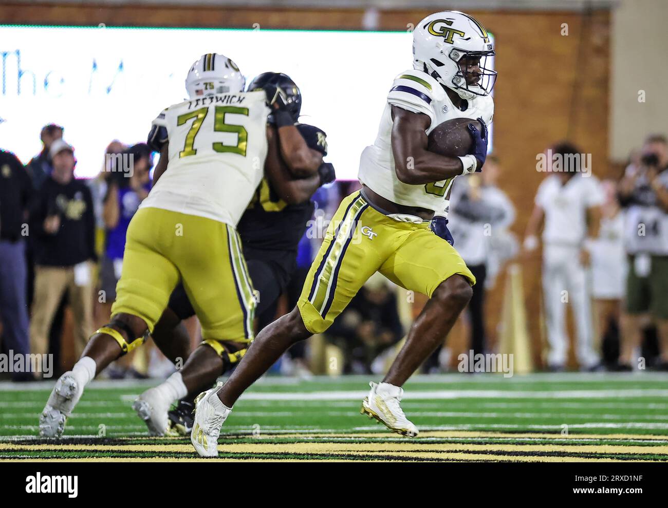 Avery boyd hi-res stock photography and images - Alamy