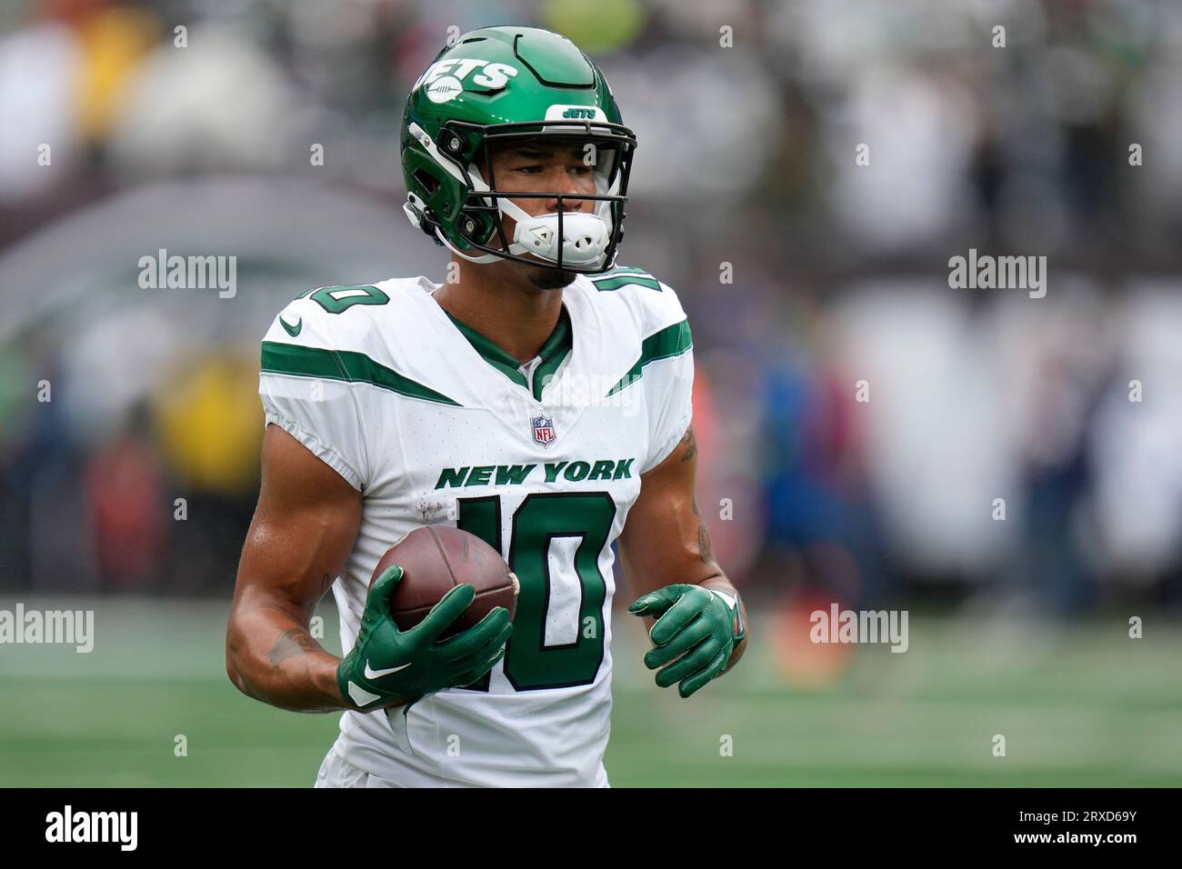 New York Jets wide receiver Allen Lazard (10) before an NFL football ...