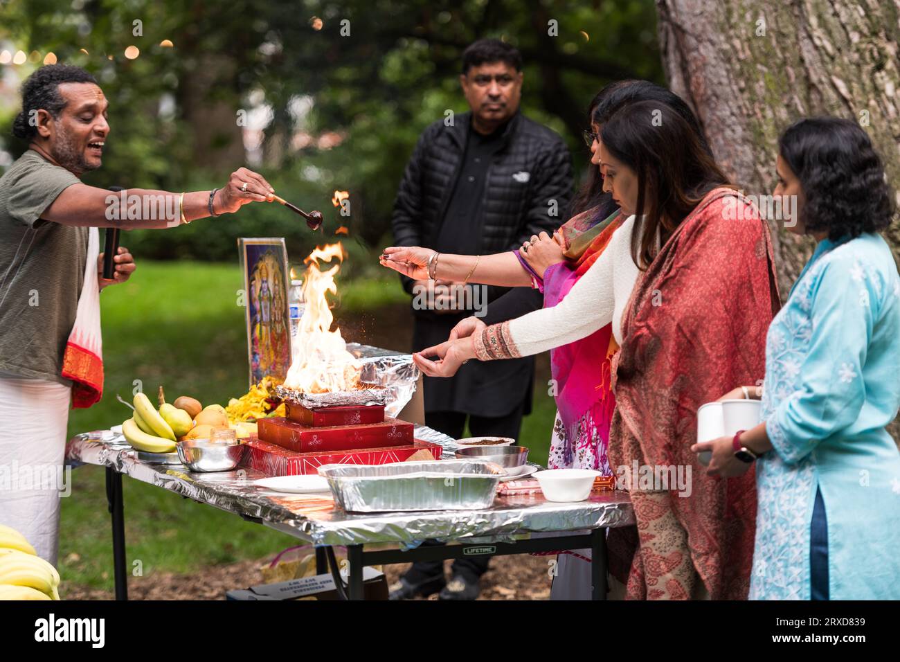 Seattle, USA. 24th Sep 2023. The UTSAV community gather in Denny Park ...