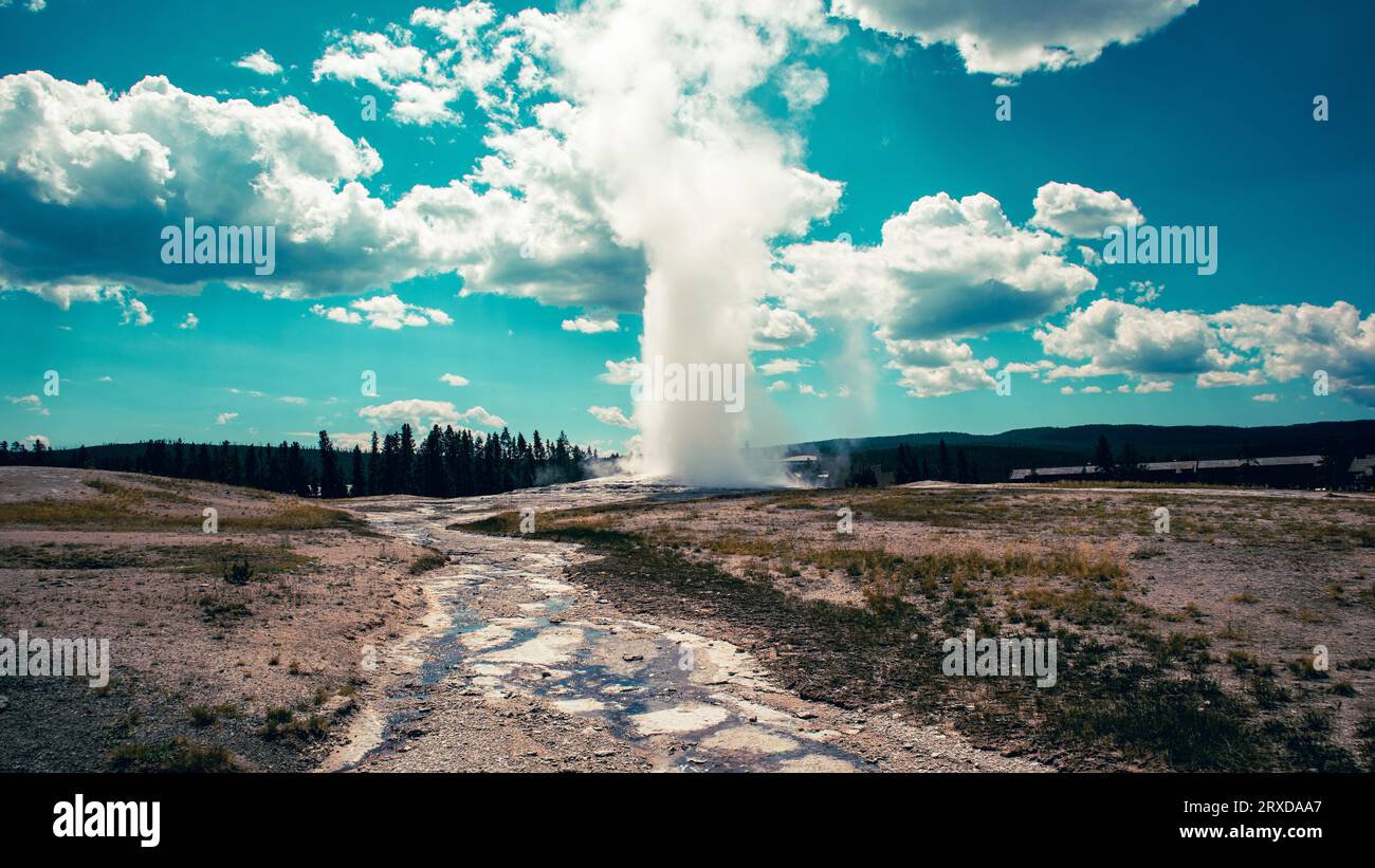 Yellowstoneparktrail hi-res stock photography and images - Alamy