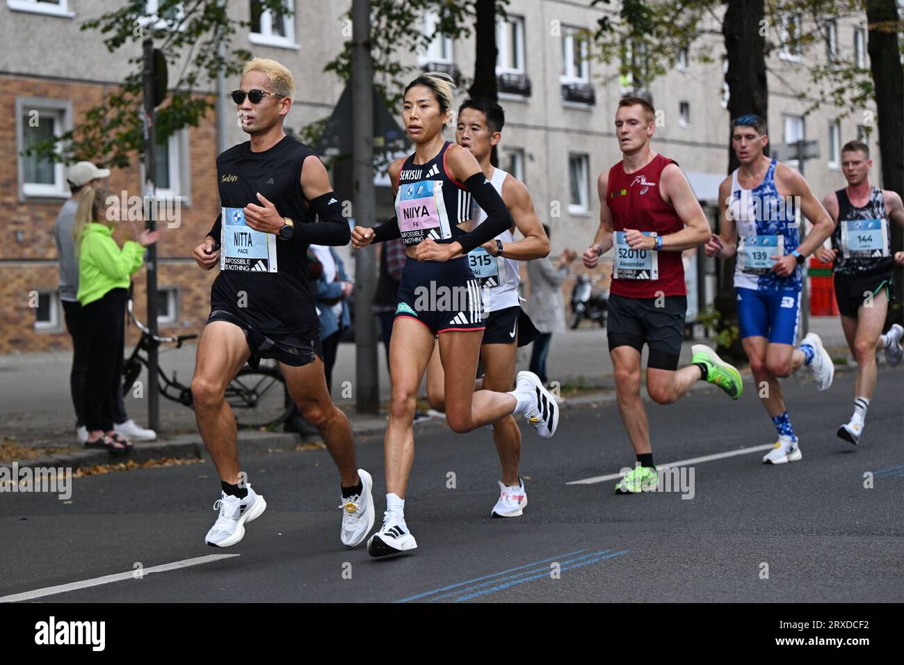 Jpn hitomi niiya hi-res stock photography and images - Alamy