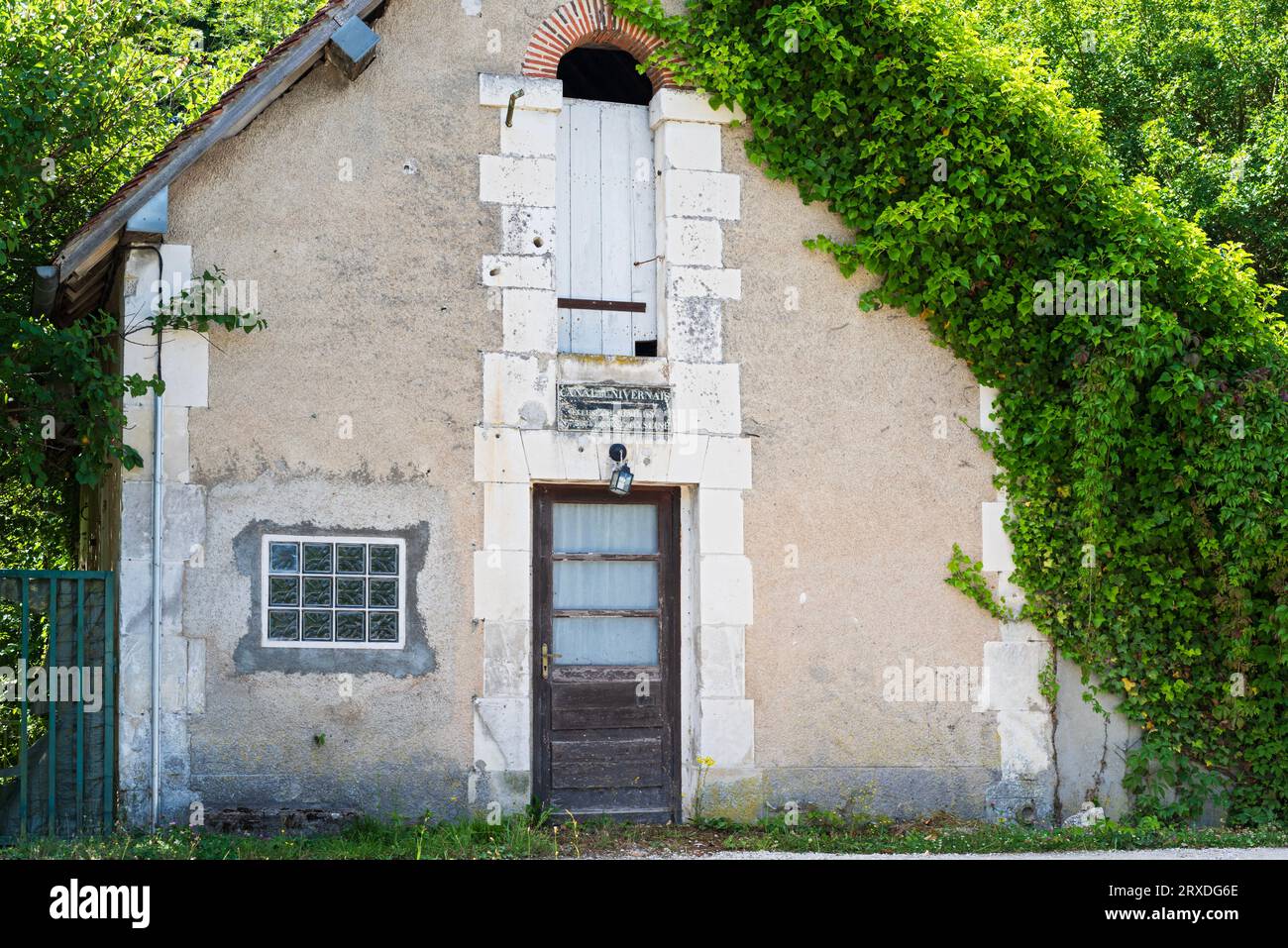 Bailly lock house hi-res stock photography and images - Alamy