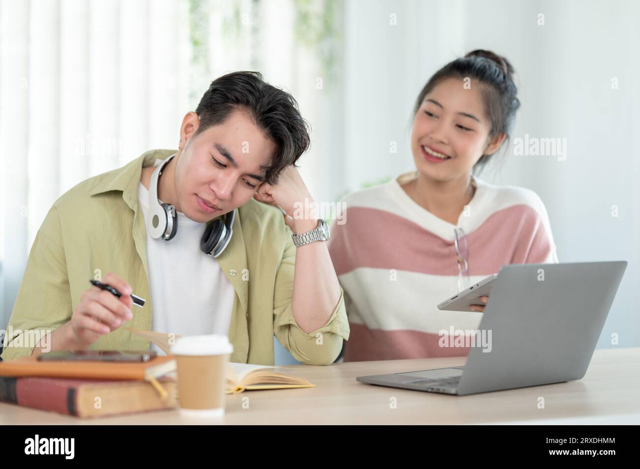 Tutoring lessons hi-res stock photography and images - Alamy