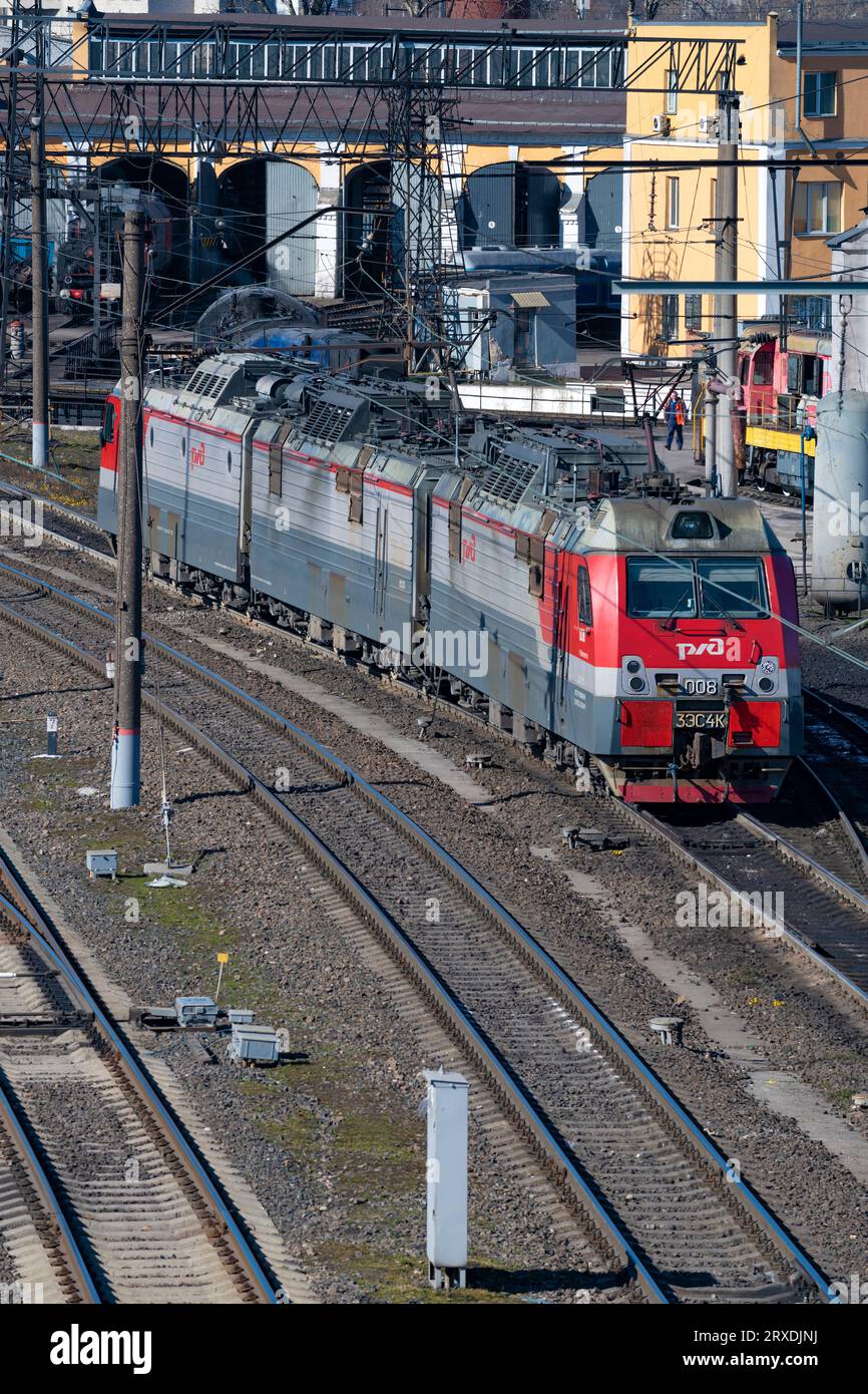 Modern freight locomotive hi-res stock photography and images - Alamy