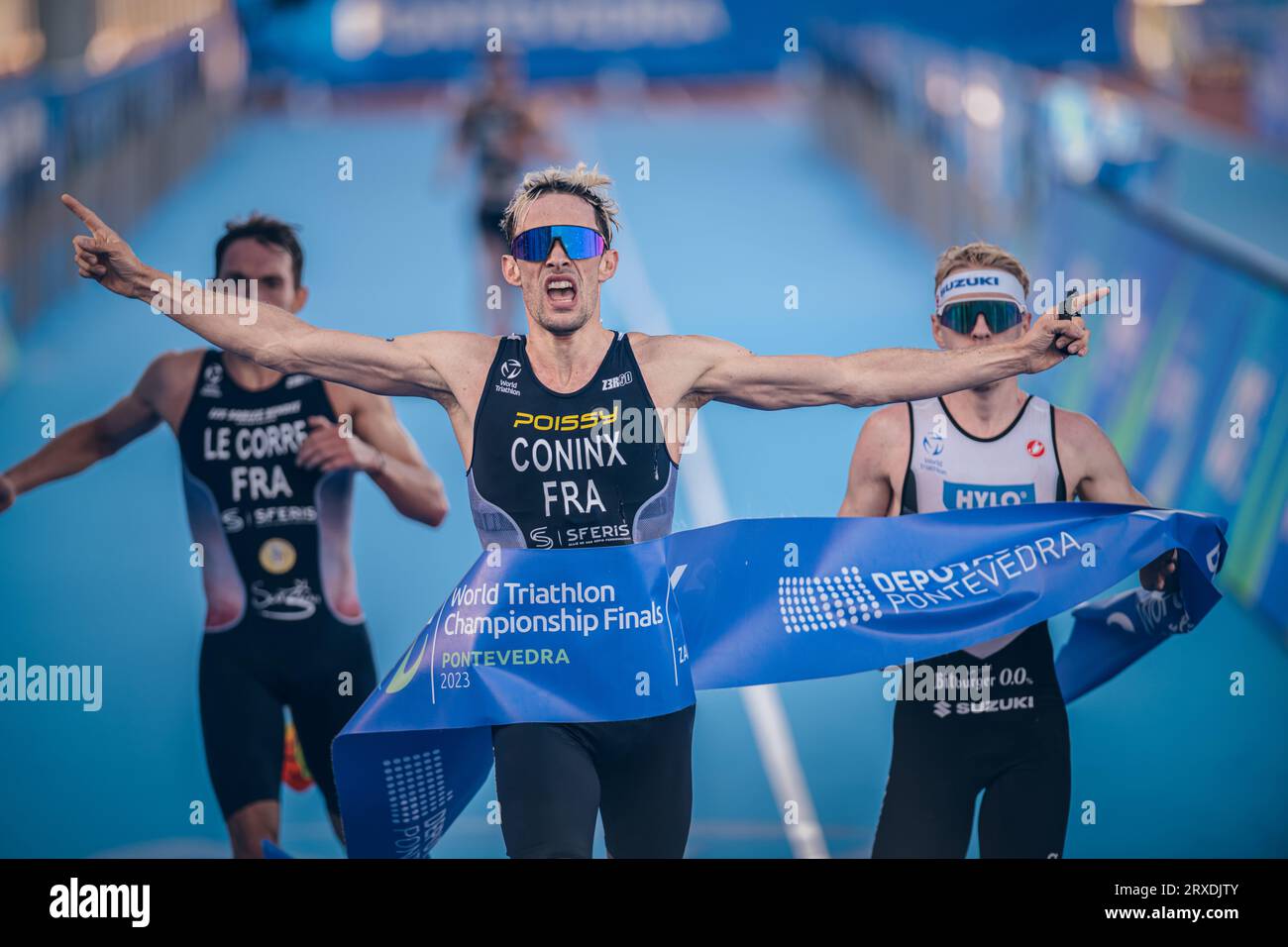 Dorian Coninx winning in Pontevedra in the 2023 World Triathlon ...