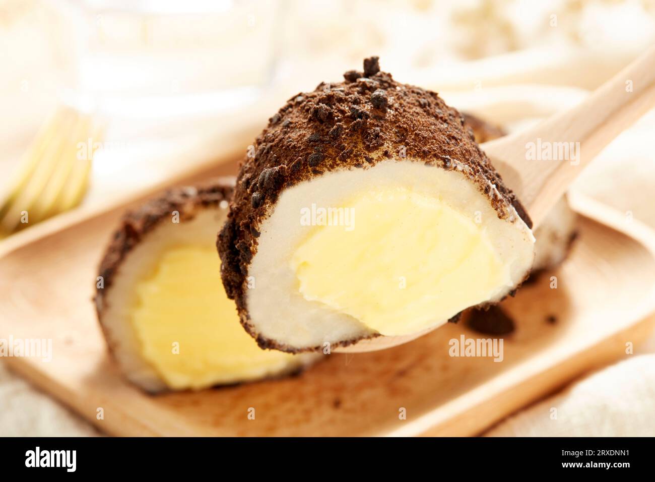 Daifuku,Japanese confectionery Ichigo Daifuku, small round glutinous ...