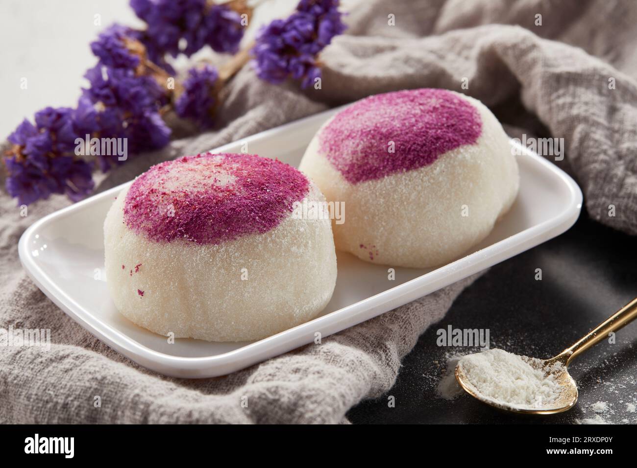 Daifuku,Japanese confectionery Ichigo Daifuku, small round glutinous ...