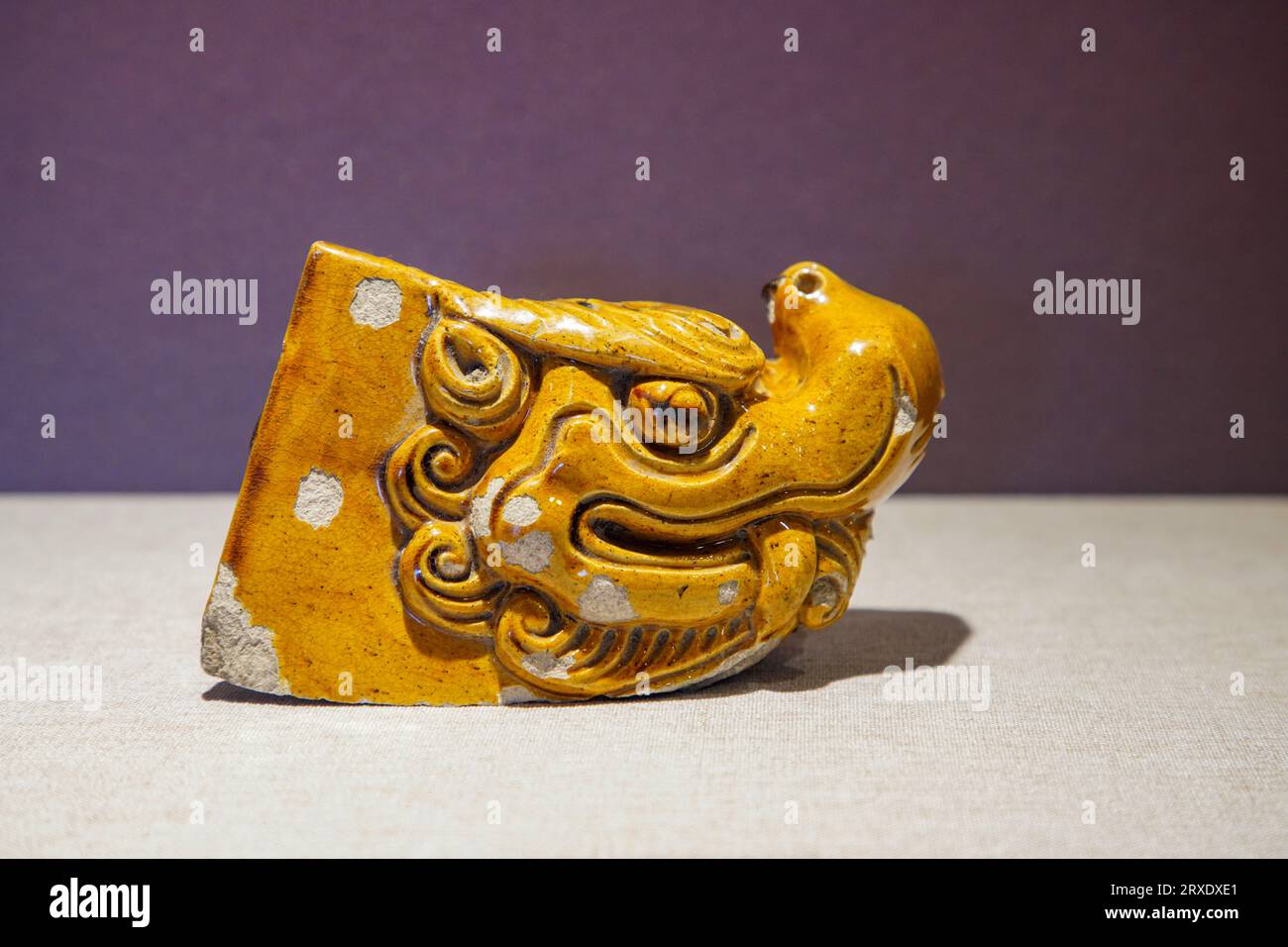 Roof figures hi-res stock photography and images - Alamy