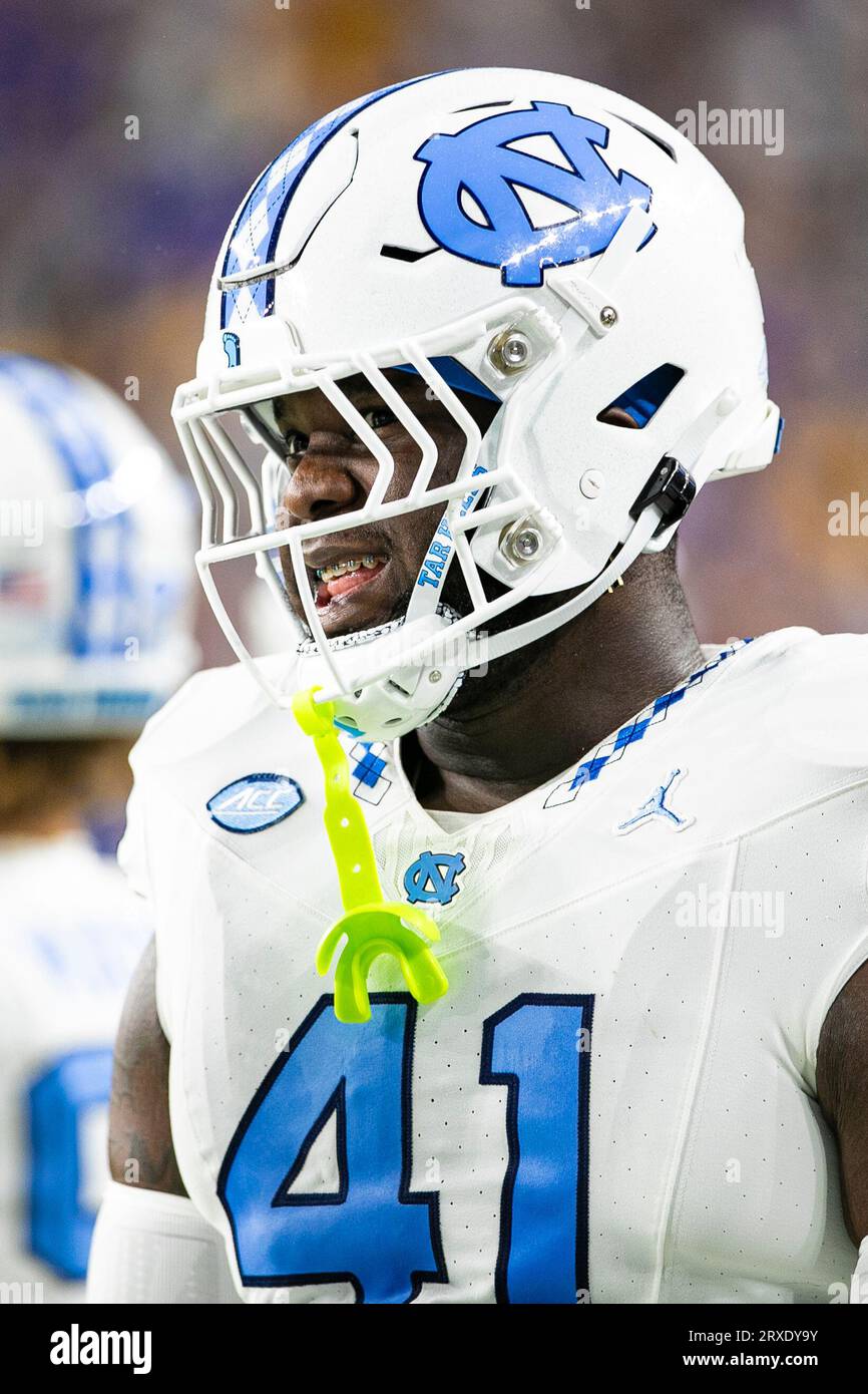 PITTSBURGH, PA - SEPTEMBER 23: North Carolina Tar Heels defensive ...