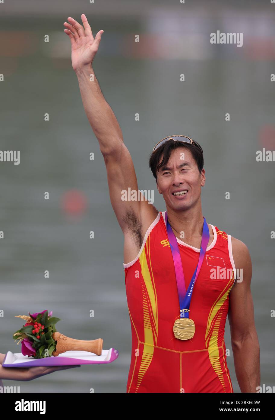 Hangzhou, China's Zhejiang Province. 25th Sep, 2023. Gold medalist Zhang Liang of China ...