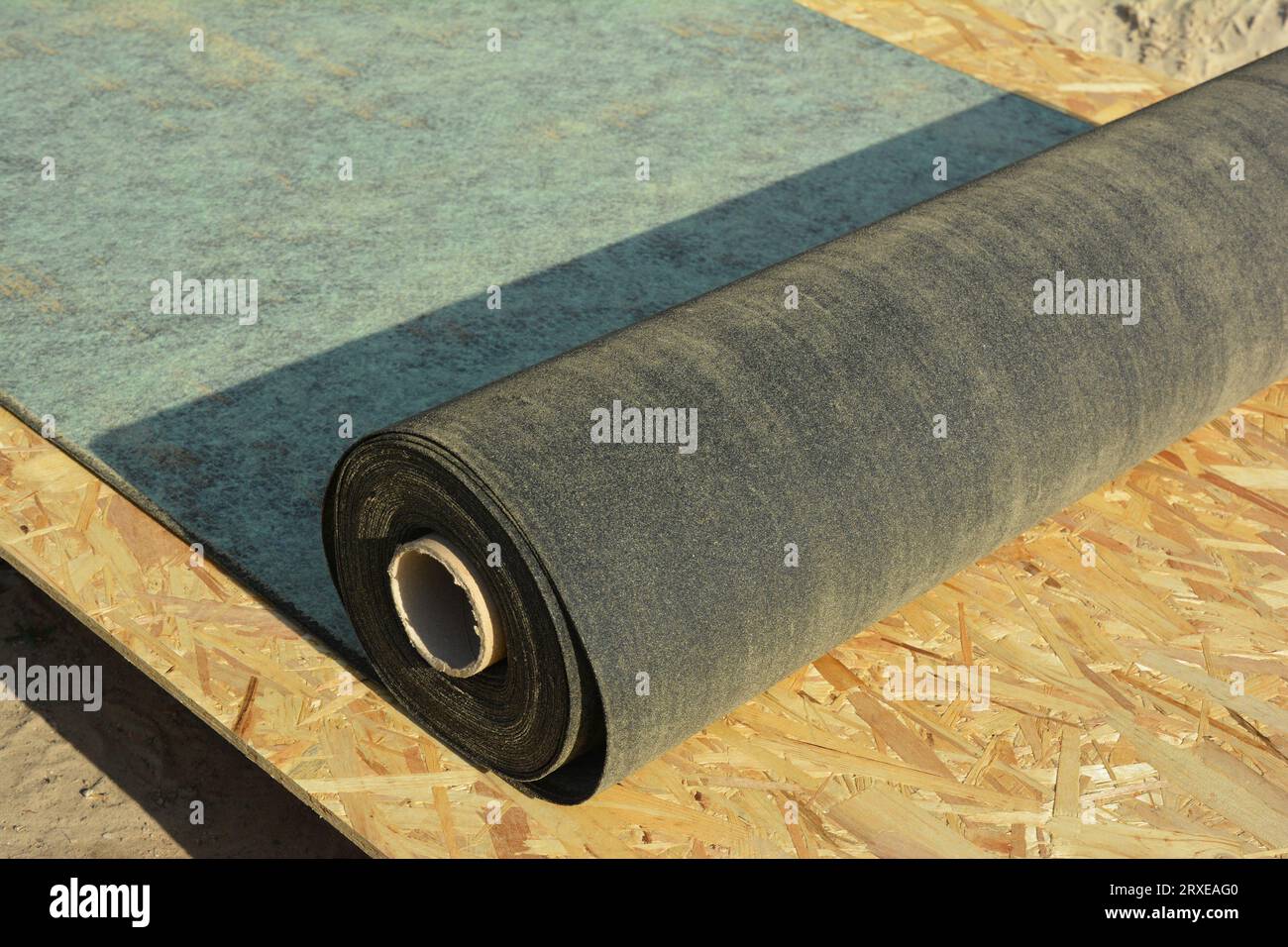 Unrolling waterproofing, water-resistant felt, bituminous roofing ...