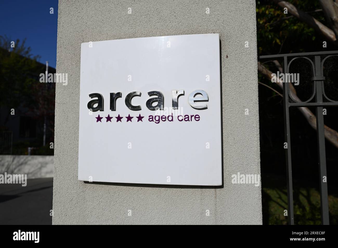 Medical care for the aged hi-res stock photography and images - Alamy