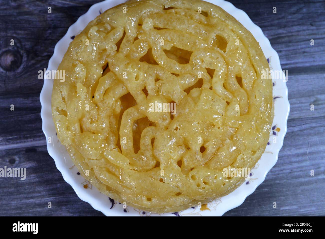 Egyptian Meshabek, It is a rounded sweet made of a deep-fried crunchy ...