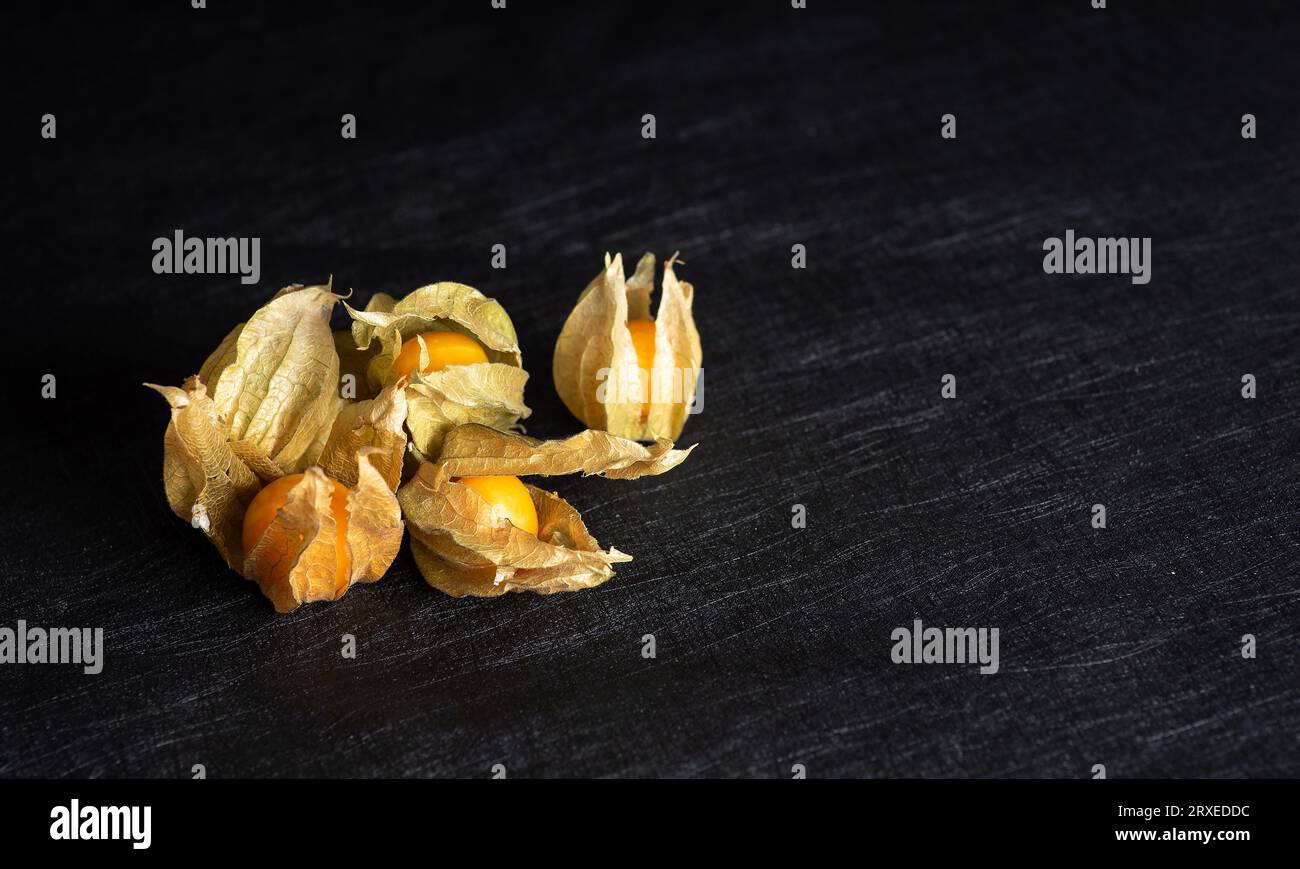 Peruvian strawberry, Physalis peruviana - addition to dishes, desserts ...