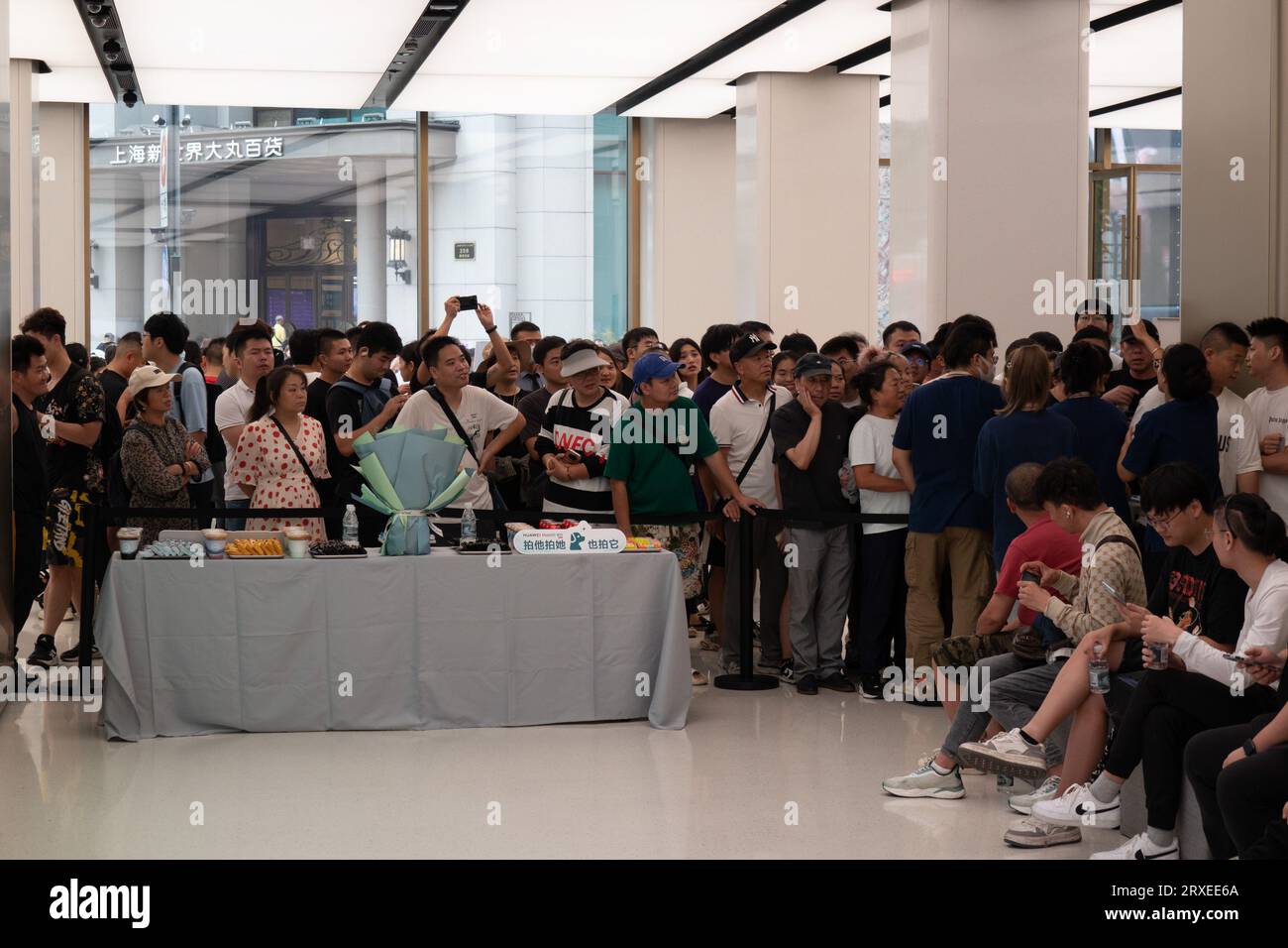 SHANGHAI, CHINA - SEPTEMBER 25, 2023 - A large number of people wait in ...