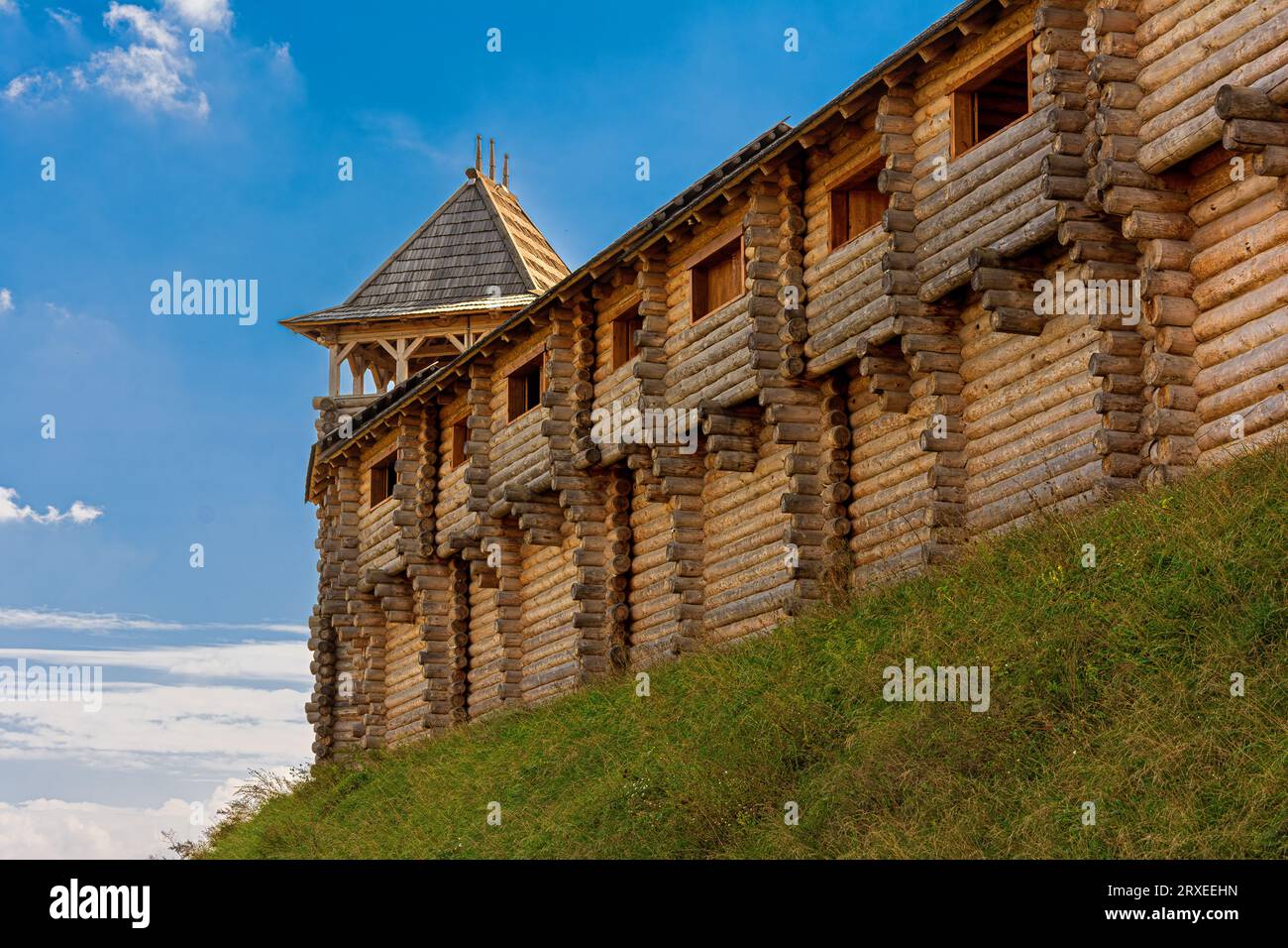 Wooden wall of an ancient Russian fortress Stock Photo - Alamy