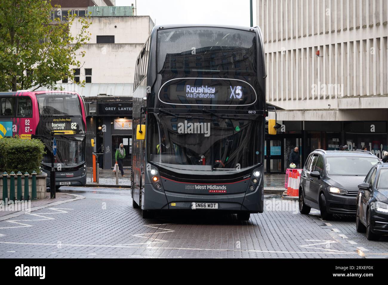 Service x5 hi-res stock photography and images - Alamy