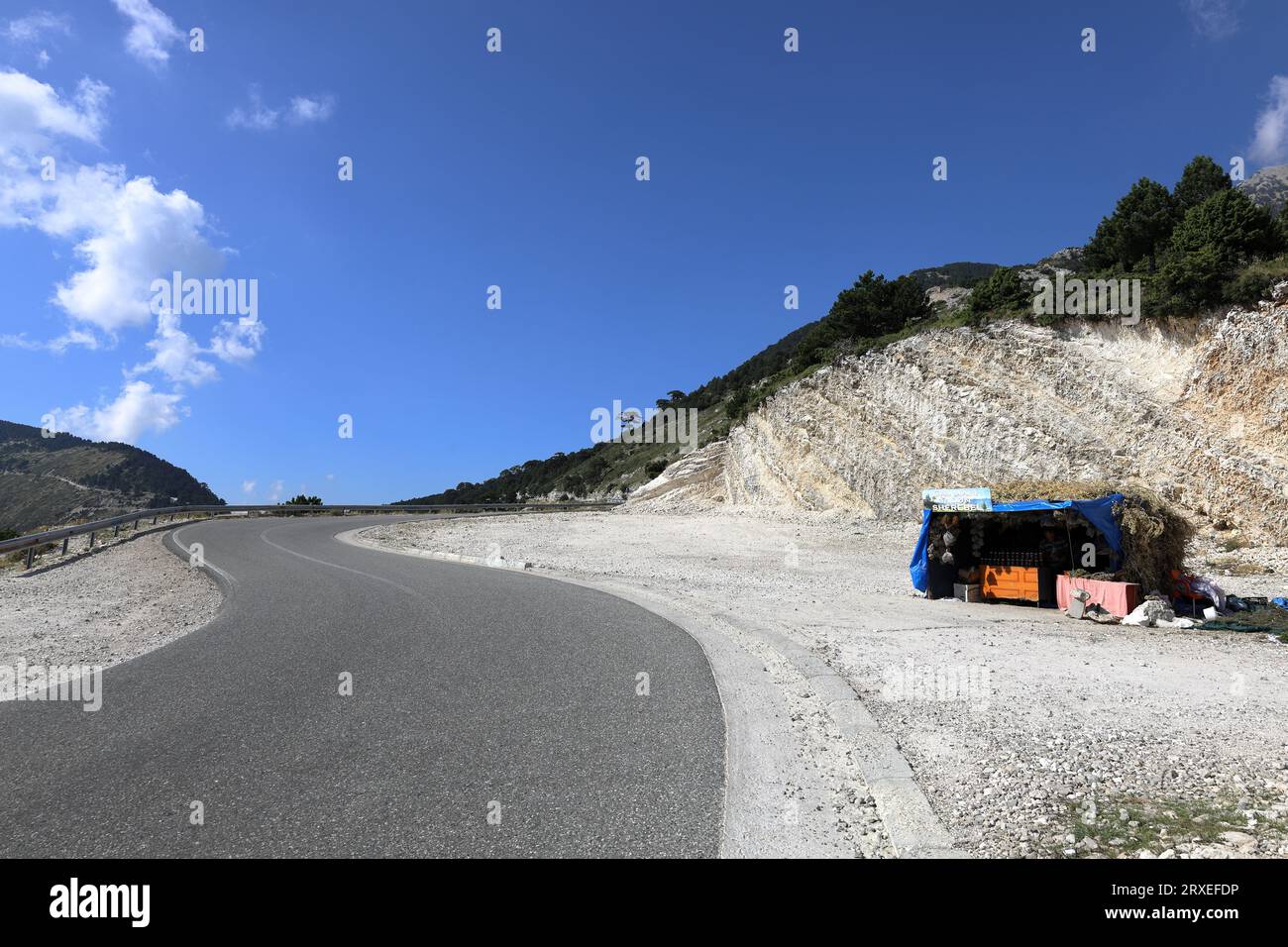 Sh8 road hi-res stock photography and images - Alamy