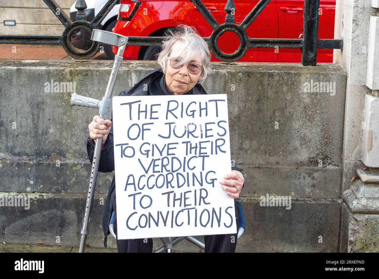 Jury assembly sign hi-res stock photography and images - Alamy