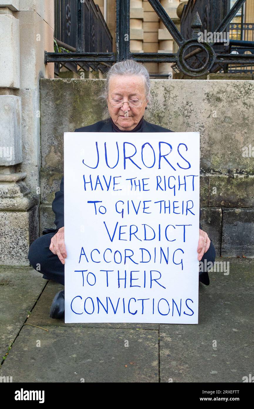 Jury assembly sign hi-res stock photography and images - Alamy