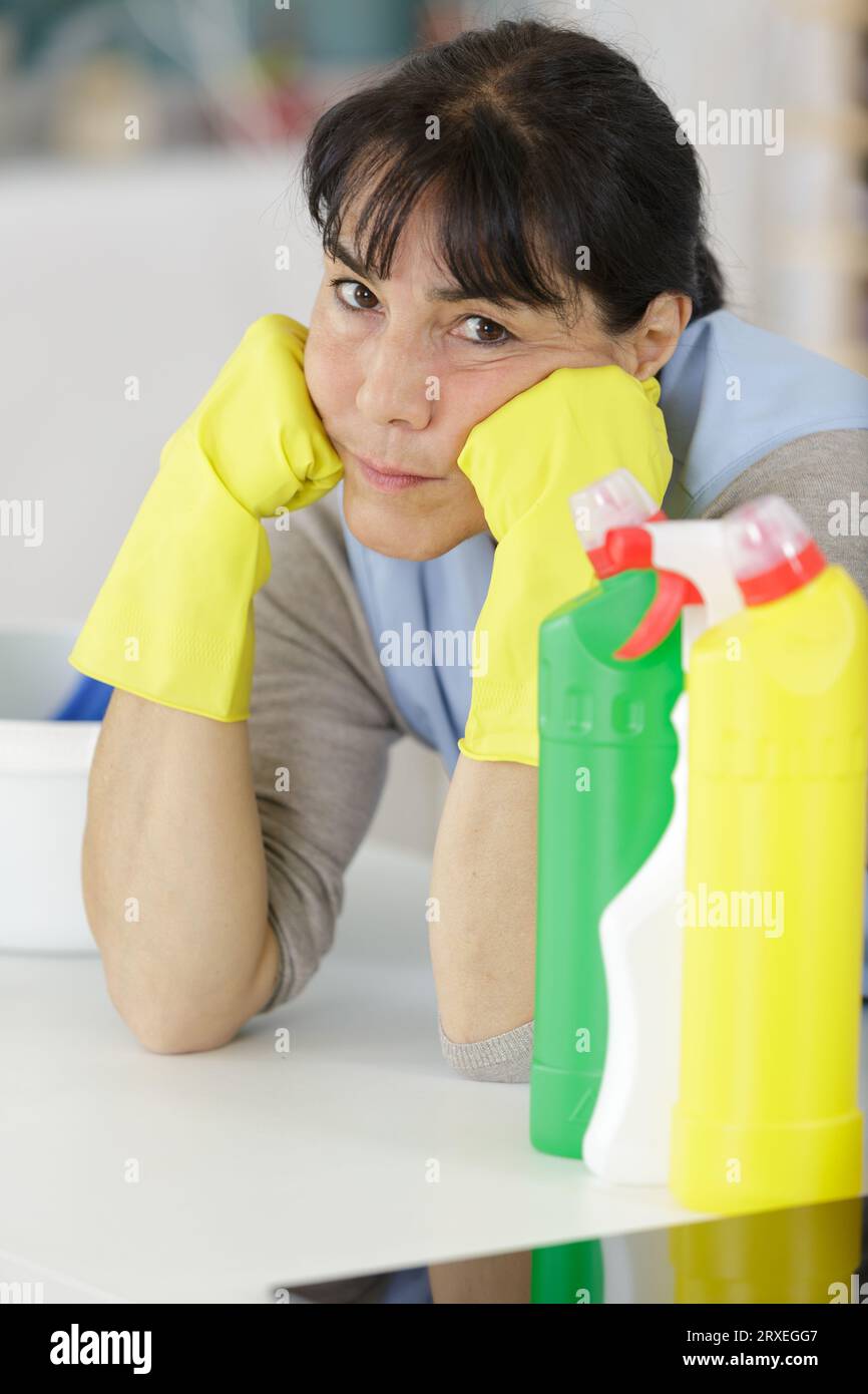 Janitor hispanic woman hi-res stock photography and images - Alamy