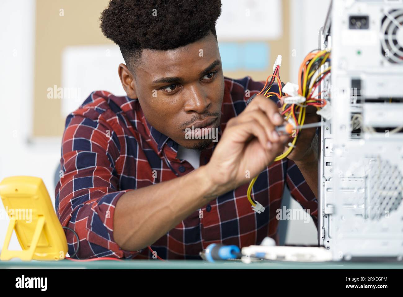 Serious technician hi-res stock photography and images - Alamy