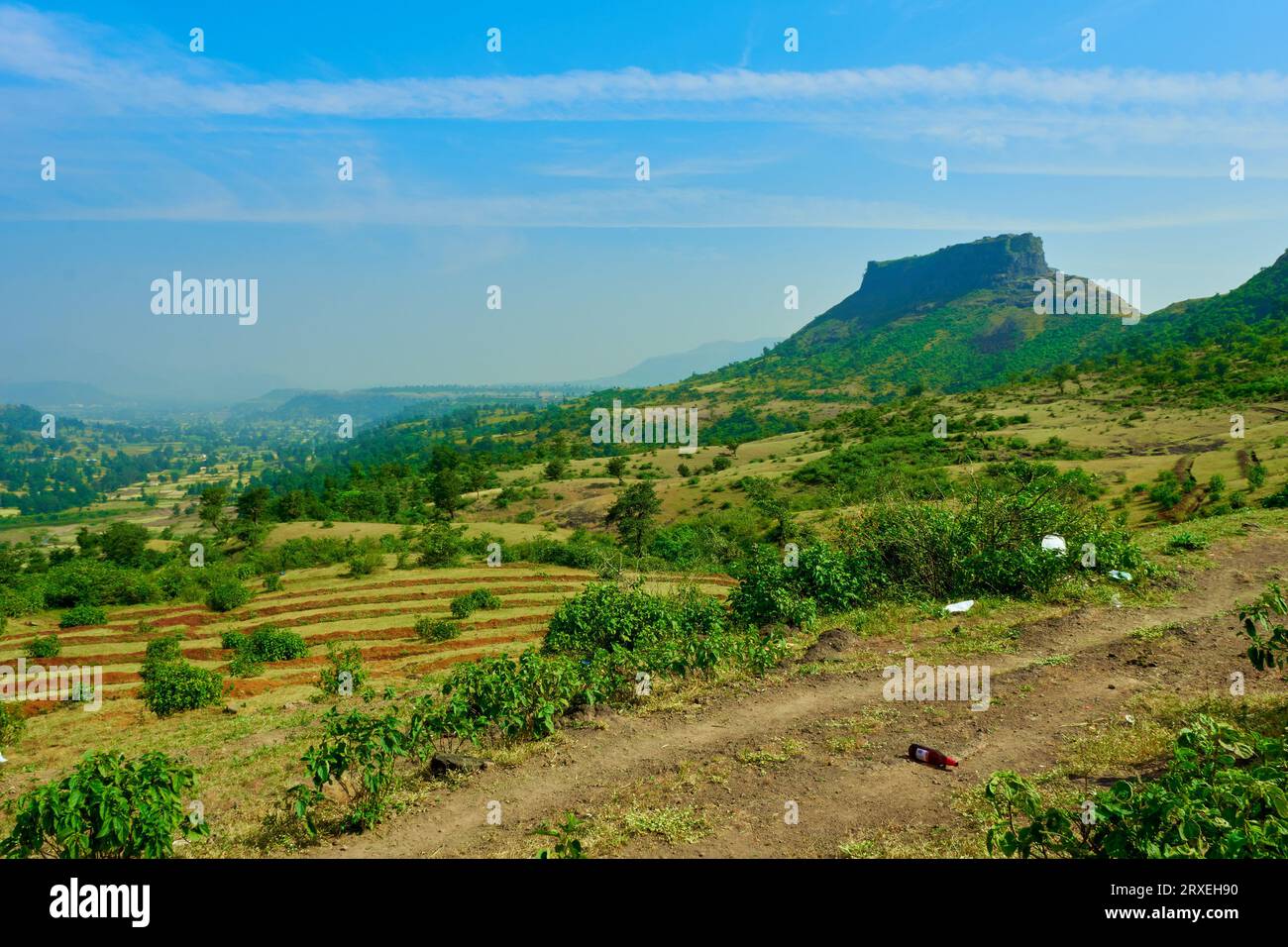 The Hatgadh fort towers over the surrounding countryside Stock Photo ...