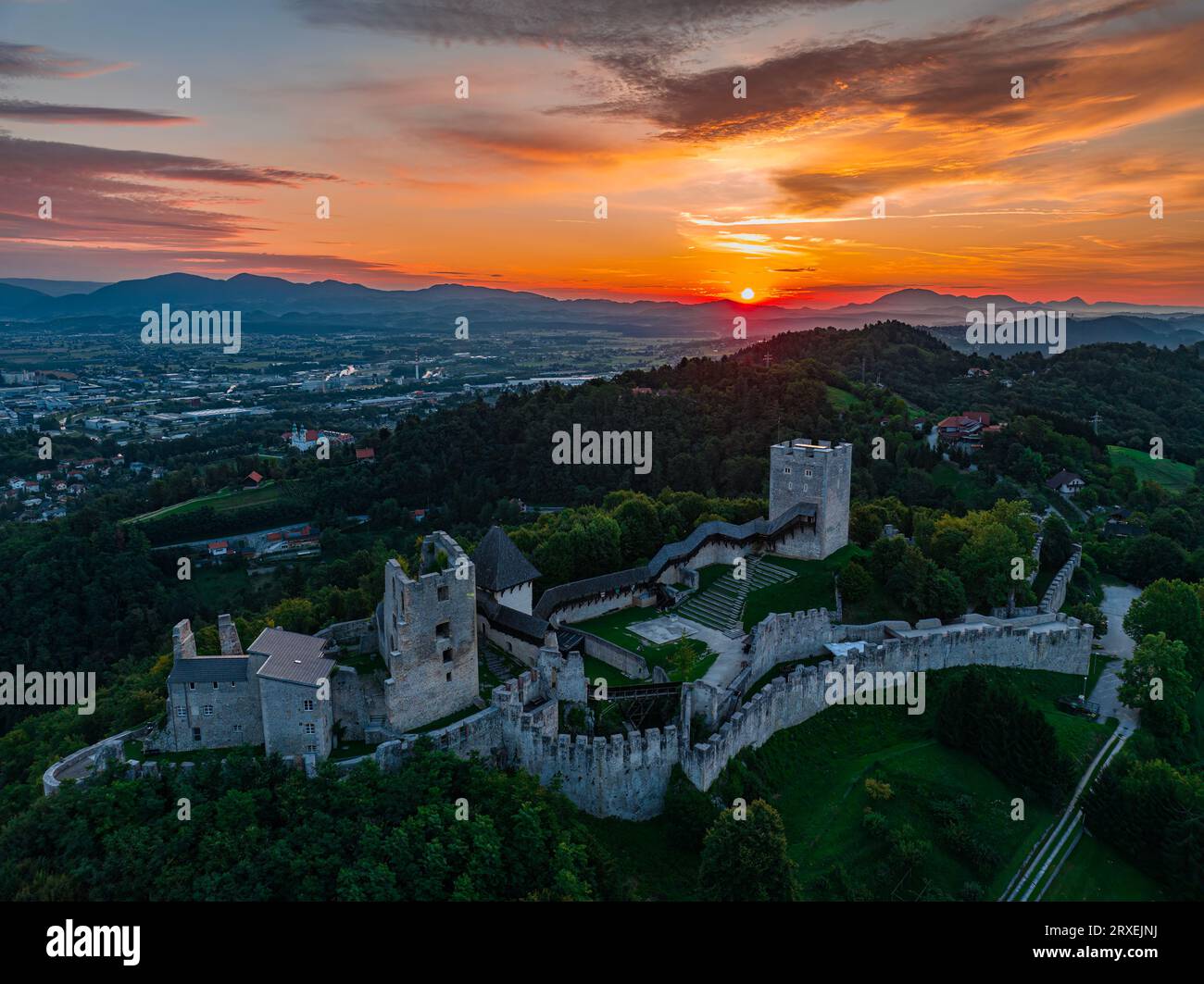 Caste tower hi-res stock photography and images - Alamy